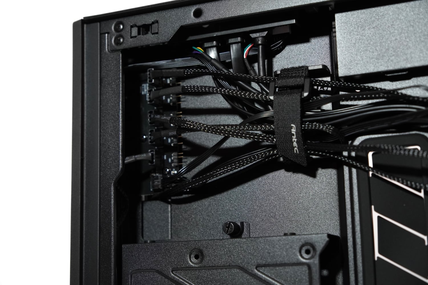 Antec FLUX Pro Full Tower Chassis Review