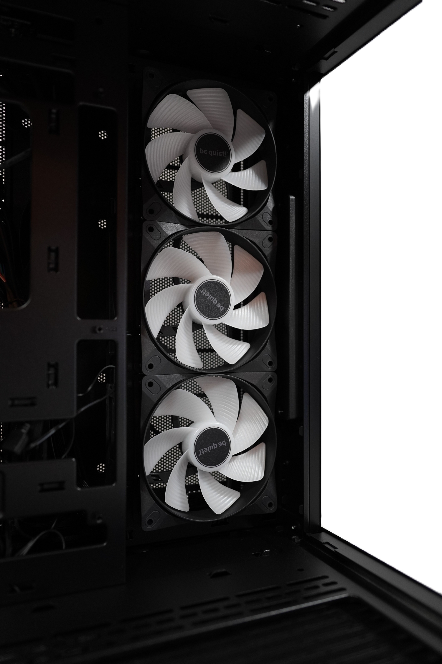 be quiet! Light Base 600 LX Chassis Review