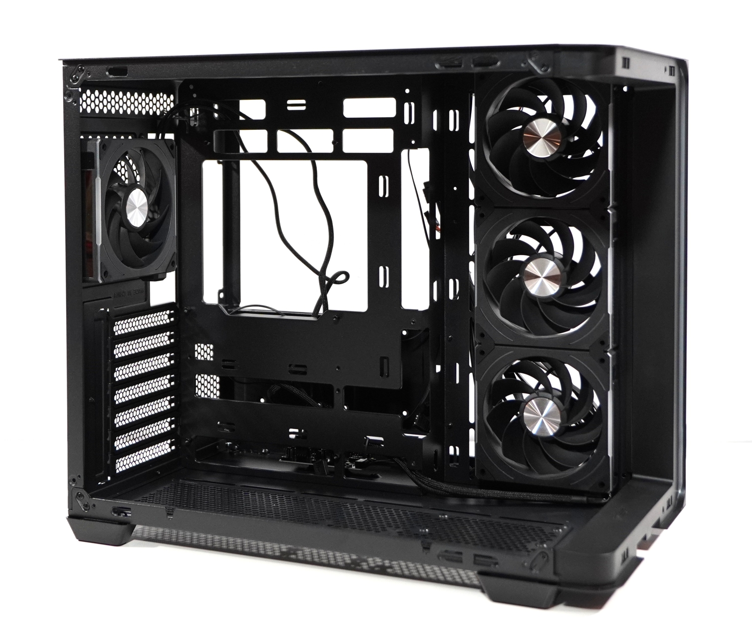 FSP M580 Plus Mid-Tower Chassis Review