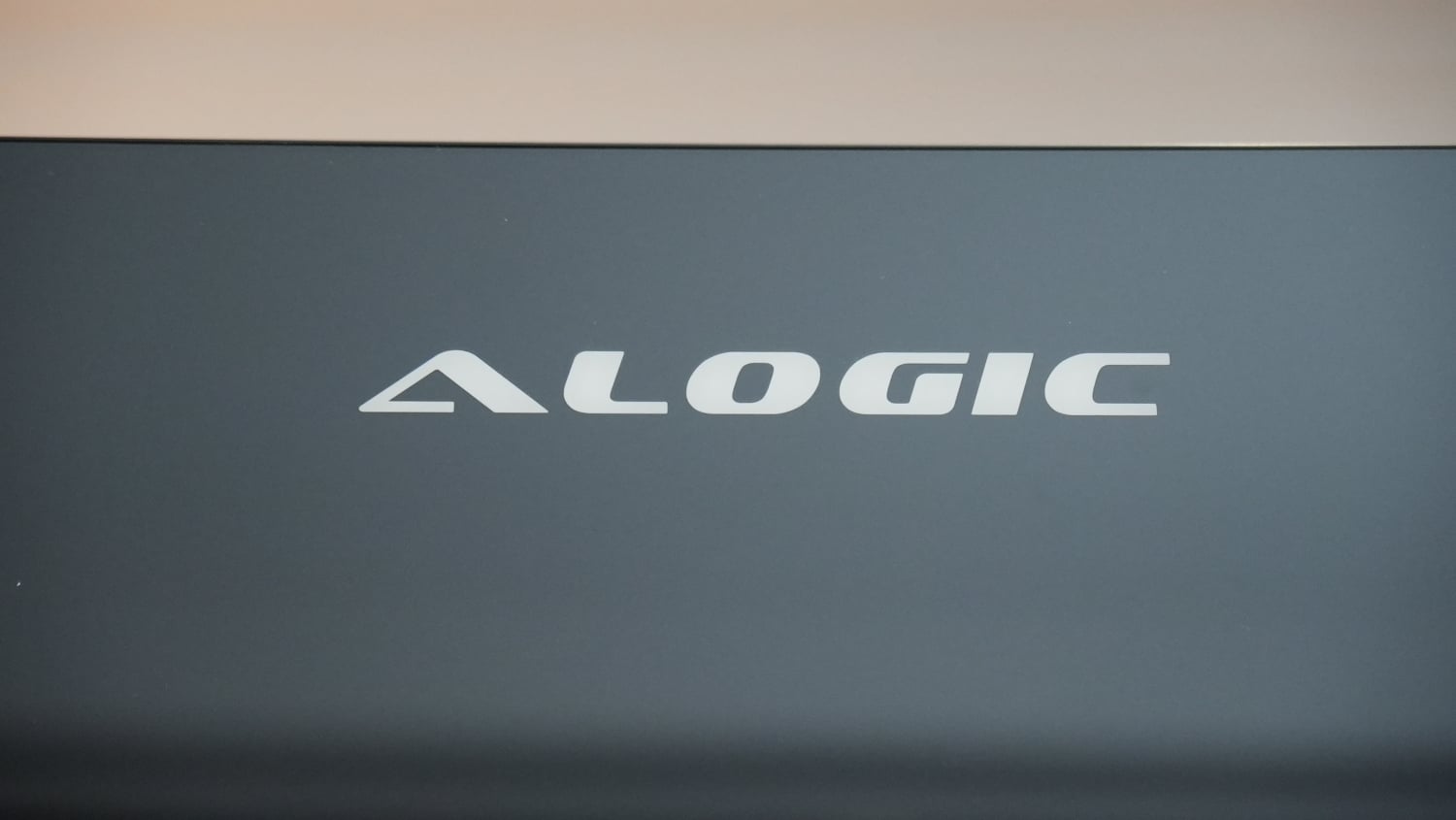 ALOGIC 40-inch Edge Ultrawide Monitor Review - A Productivity Beast for ...