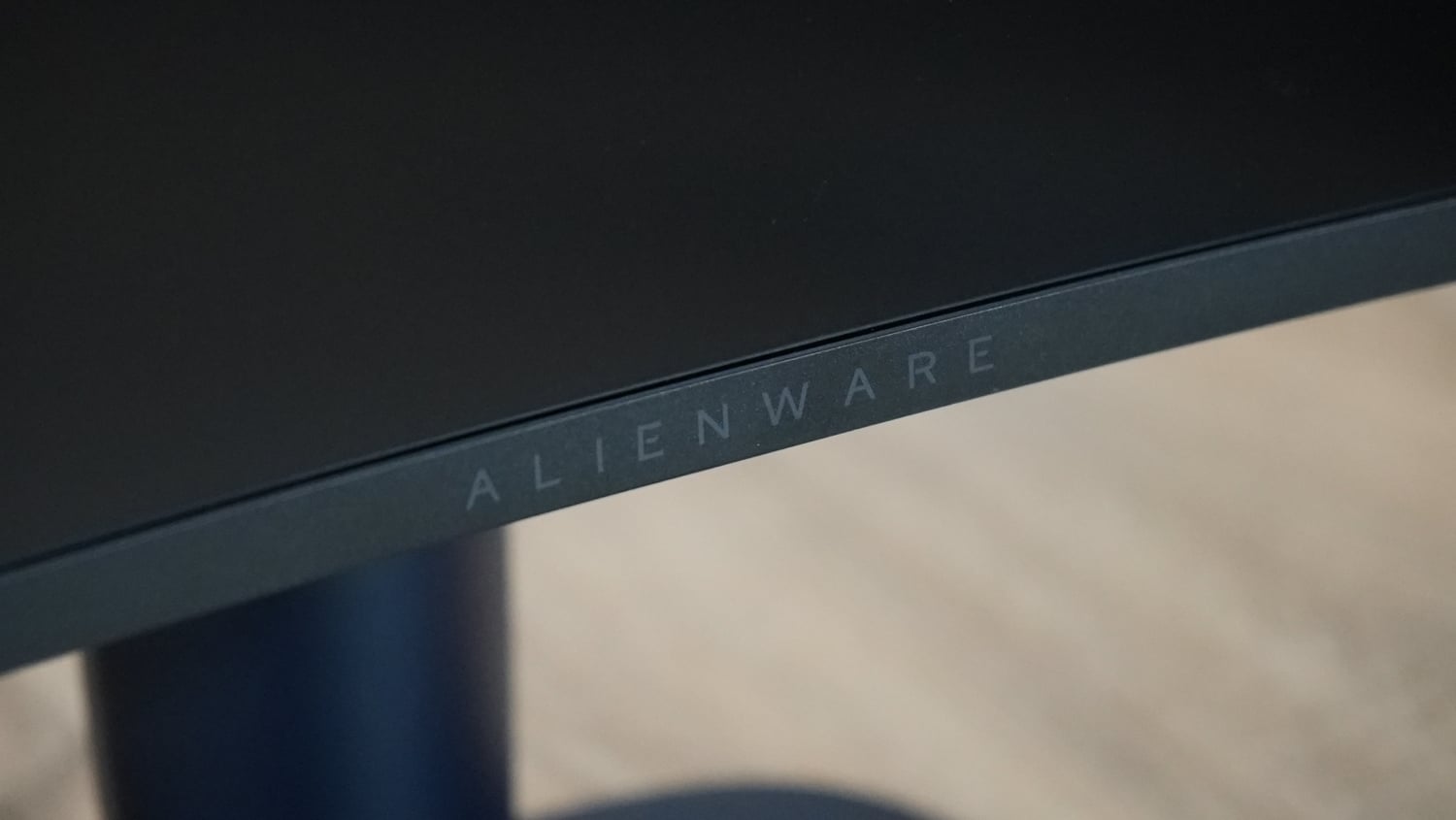 Alienware AW3225DM Gaming Monitor Review - 32-inch QHD 180Hz for $319