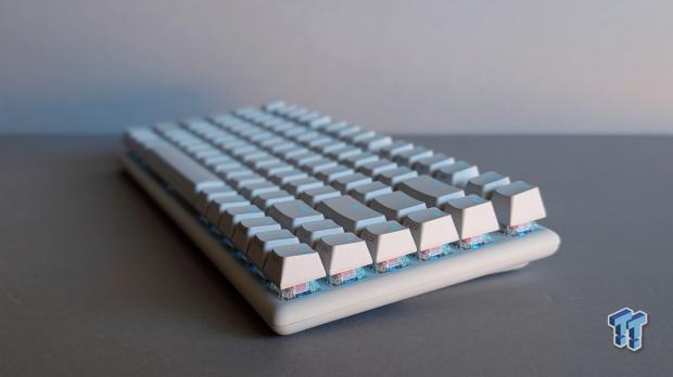Alienware Pro Wireless Gaming Keyboard Review - Best-in-Class RGB meets ...