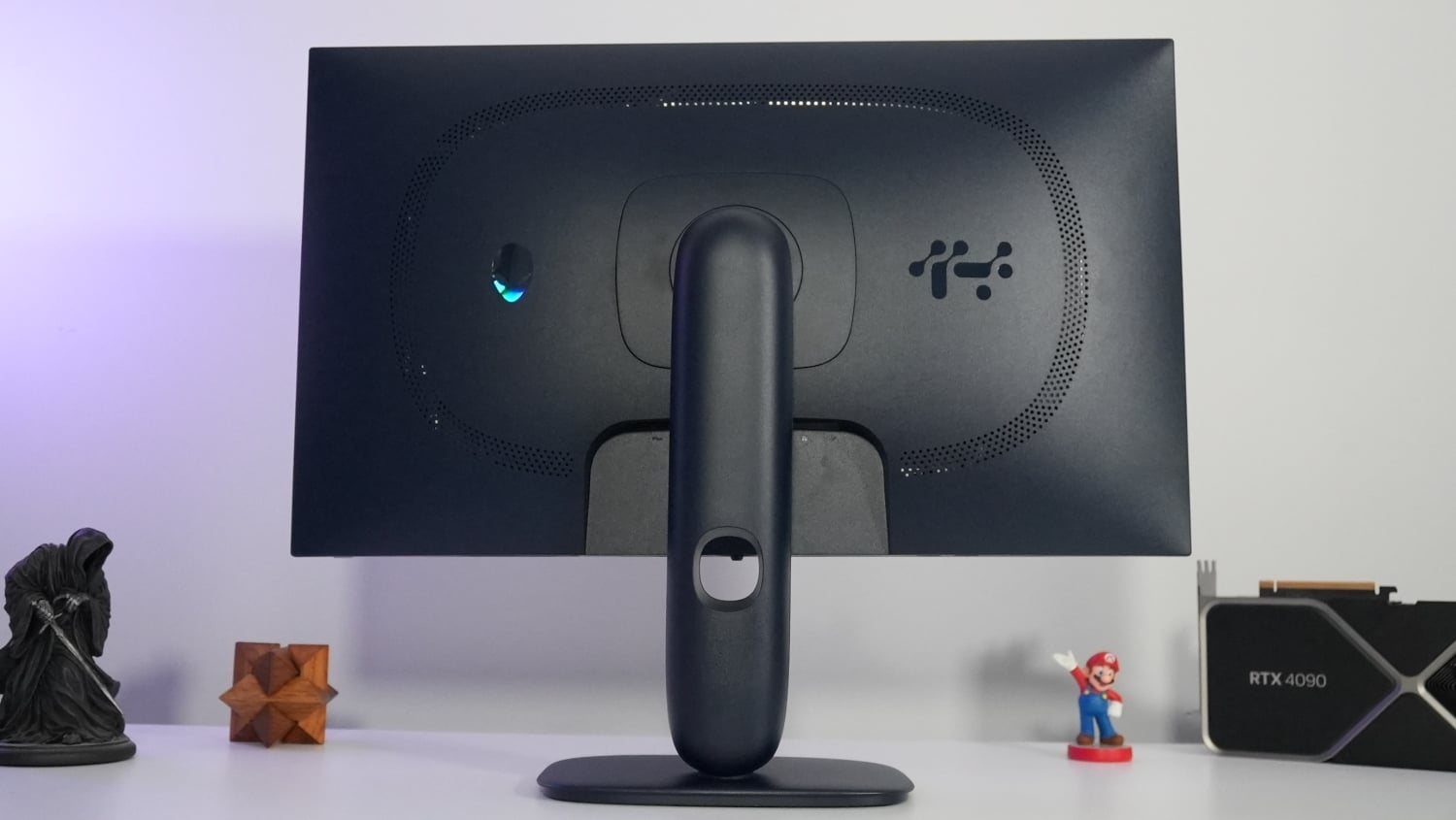 Alienware AW2725DM Gaming Monitor Review - 27-inch 1440p at 180Hz for $220