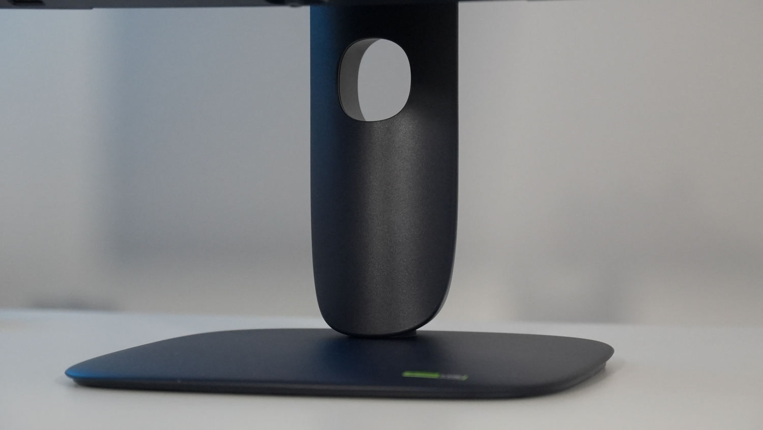 Alienware AW2725DM Gaming Monitor Review - 27-inch 1440p at 180Hz for $220