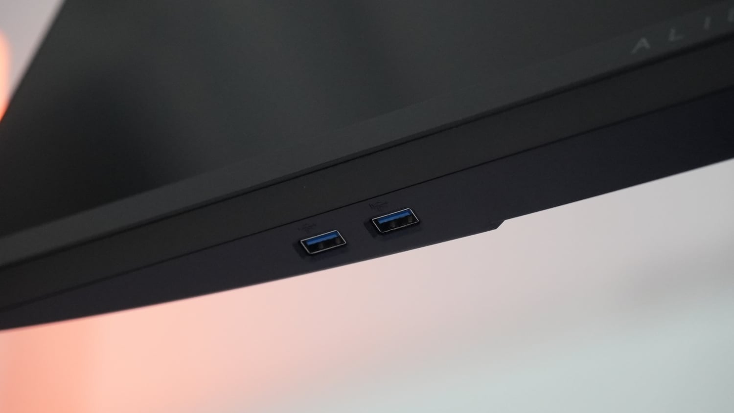 Alienware AW2725DM Gaming Monitor Review - 27-inch 1440p at 180Hz for $220