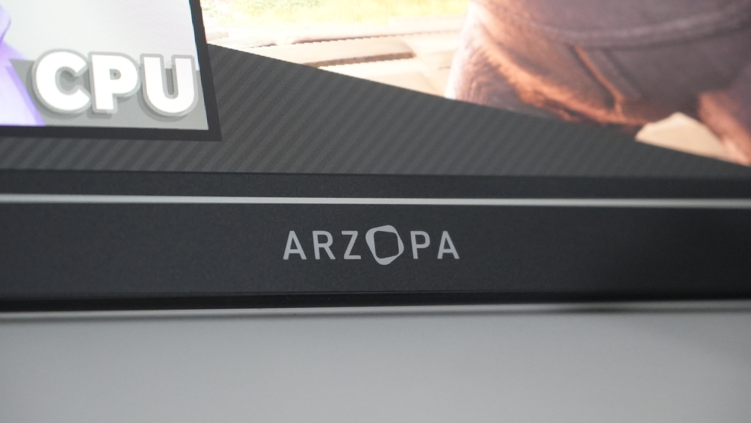 ARZOPA Z1FC Gaming Monitor Review - Portable 144Hz Gaming for $129.99