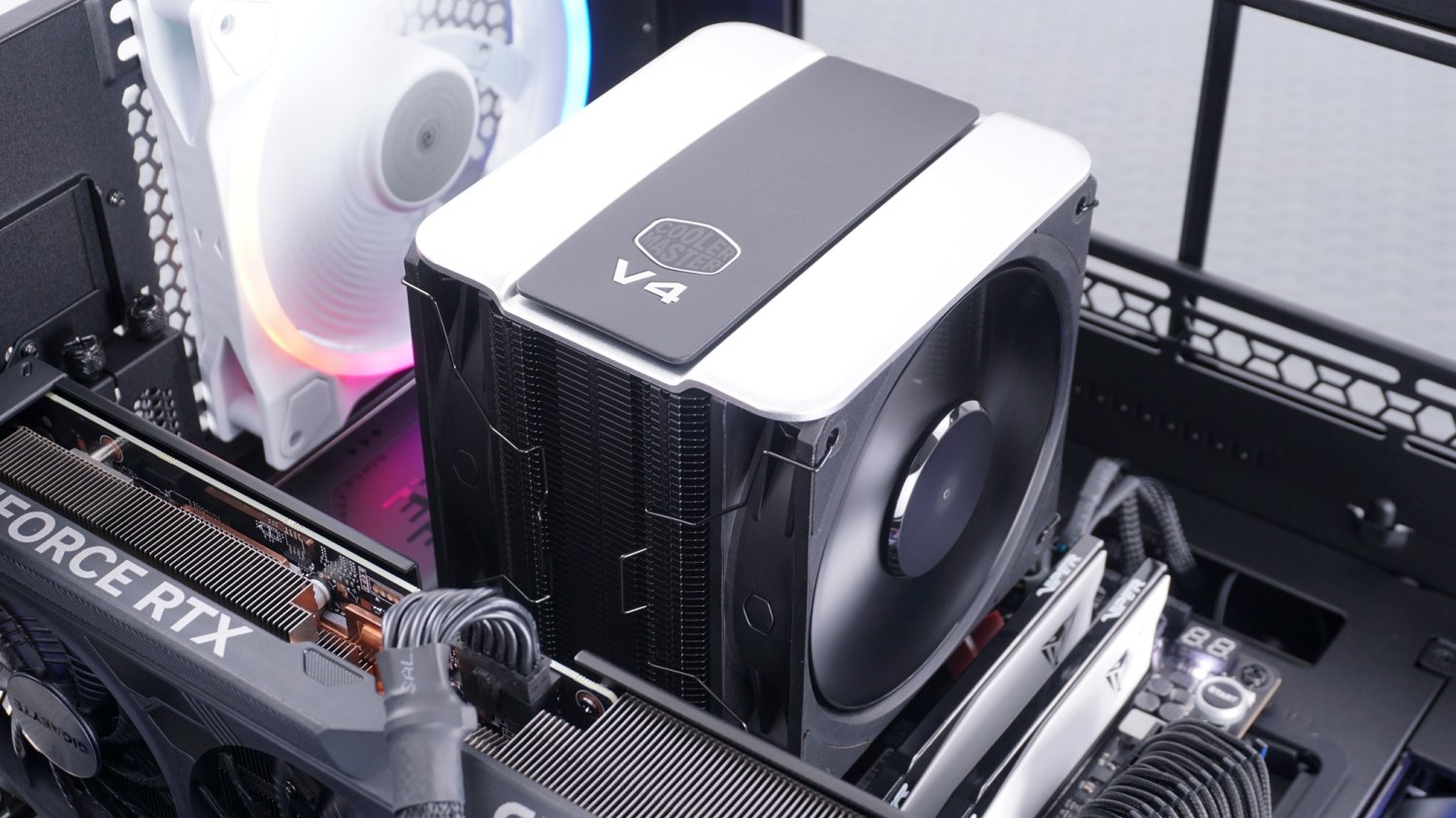 Cooler Master V4 Alpha 3DHP Black CPU Cooler Review