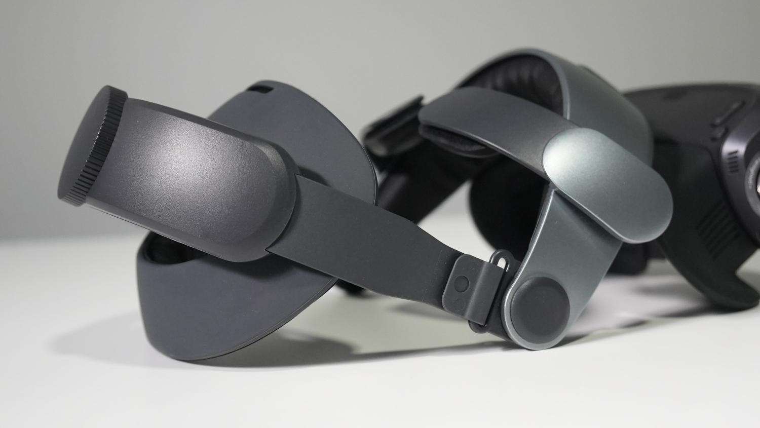 GOOVIS G3 MAX 3D HMD Review - Experience an IMAX-like Cinema in Your ...
