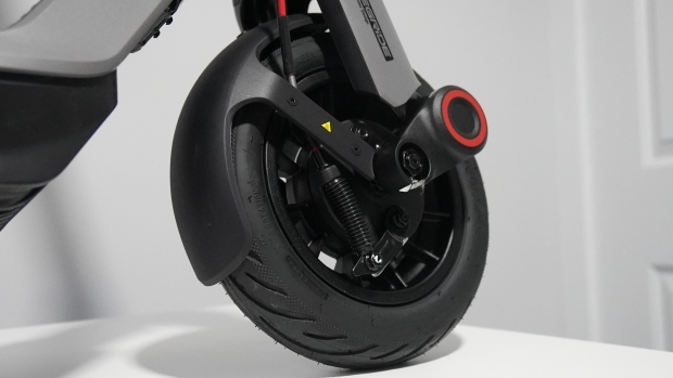 Segway Ninebot E3 Pro Review - Comfort, Range, and Tech in One Package