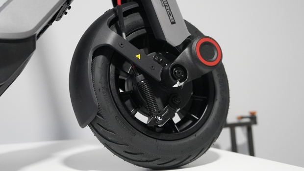 Segway Ninebot E3 Pro Review - Comfort, Range, and Tech in One Package