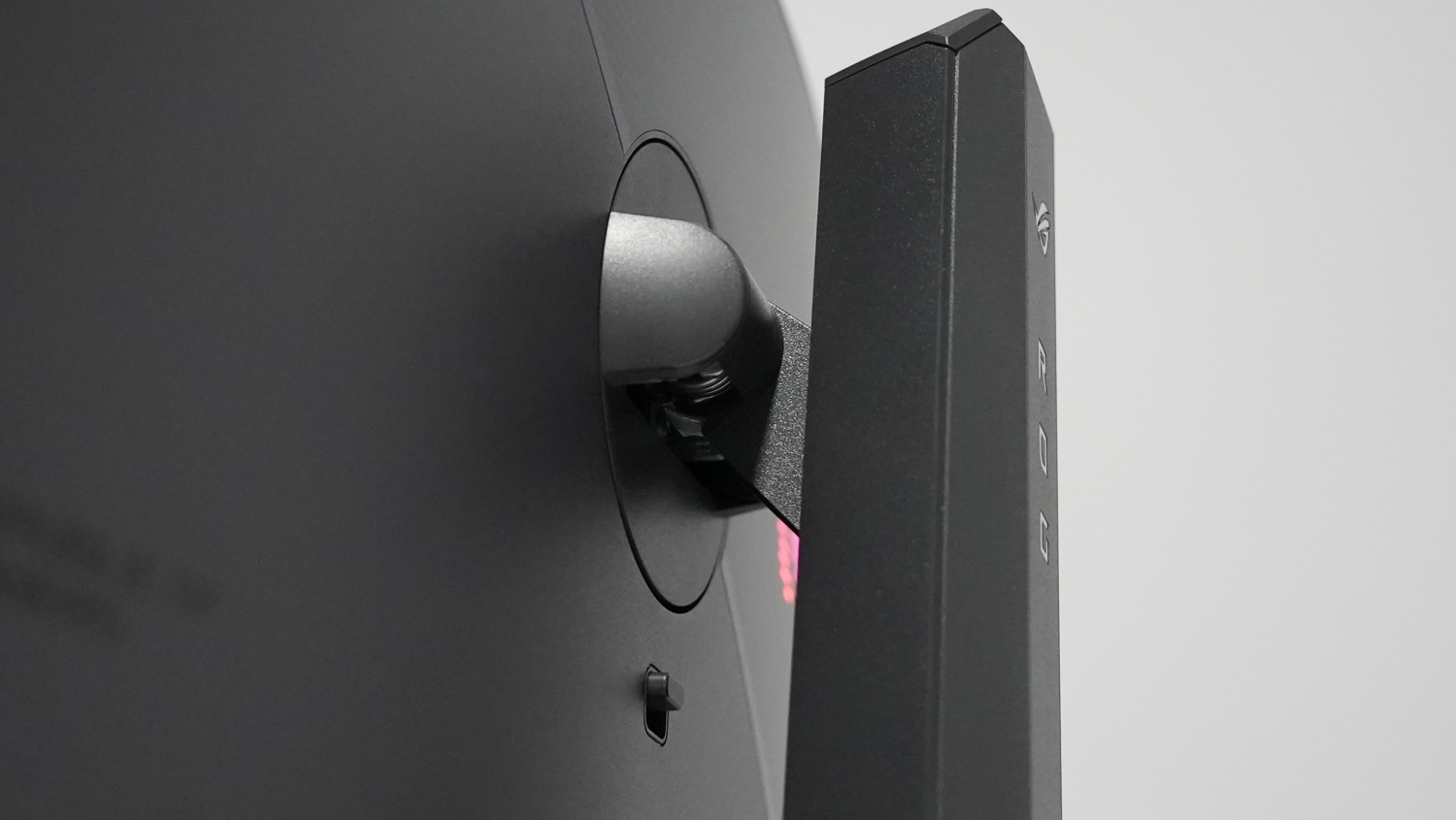 ASUS ROG Strix XG32UCWMG Gaming Monitor Review - 32-inch 4K WOLED at ...