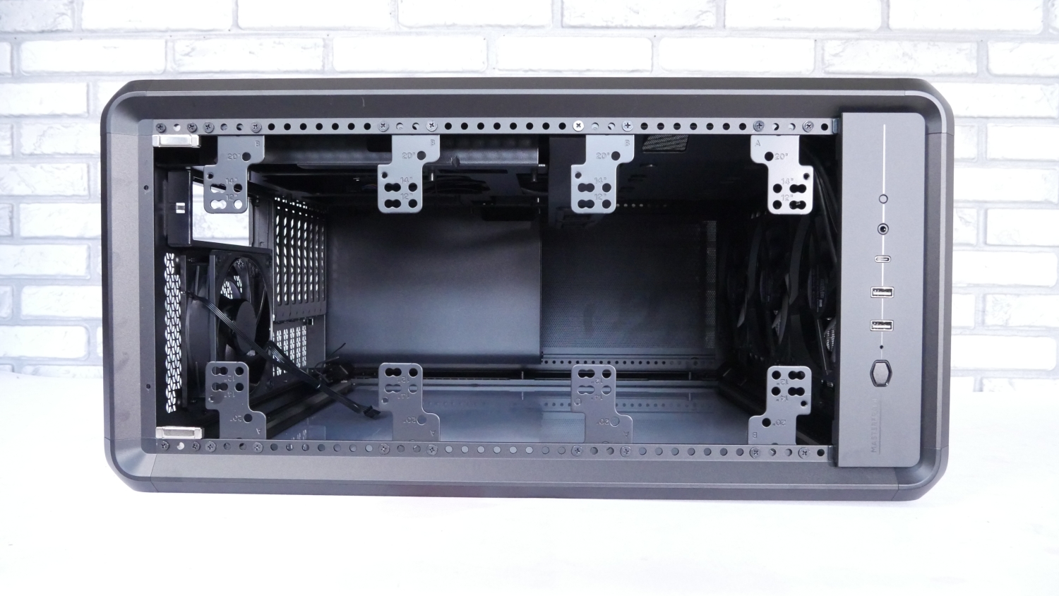 Cooler Master MasterFrame 600 Mid-Tower Chassis Review
