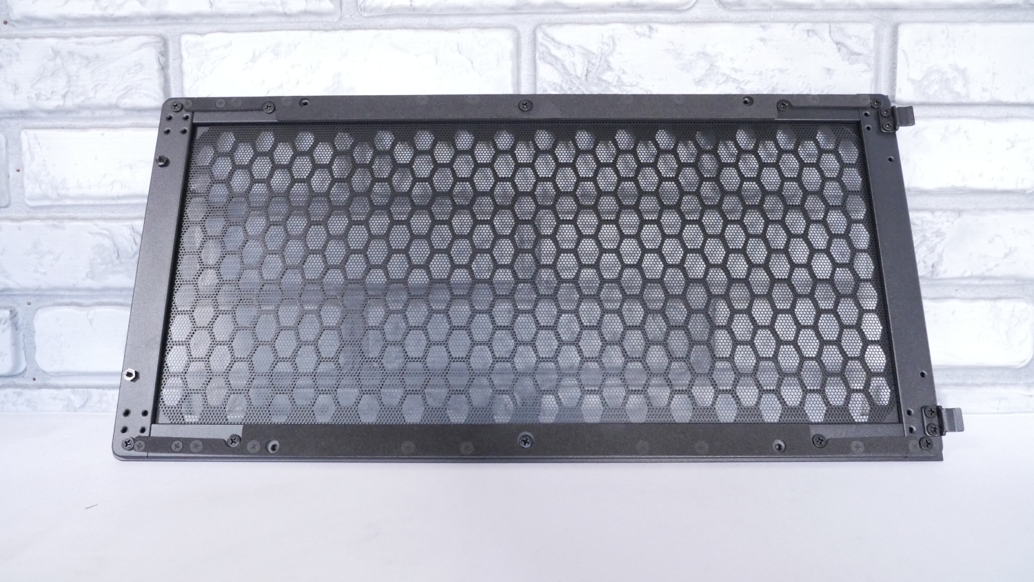 Cooler Master MasterFrame 600 Mid-Tower Chassis Review