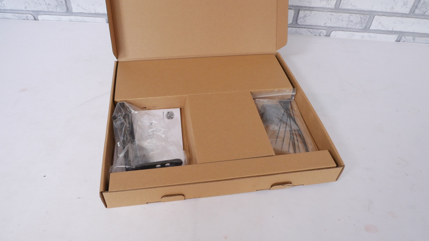 Cooler Master MasterFrame 600 Mid-Tower Chassis Review
