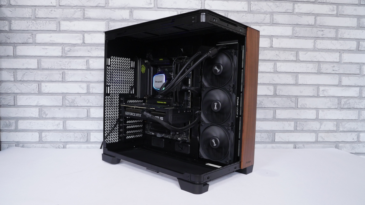 Antec C8 Curve Wood Full-Tower Chassis Review