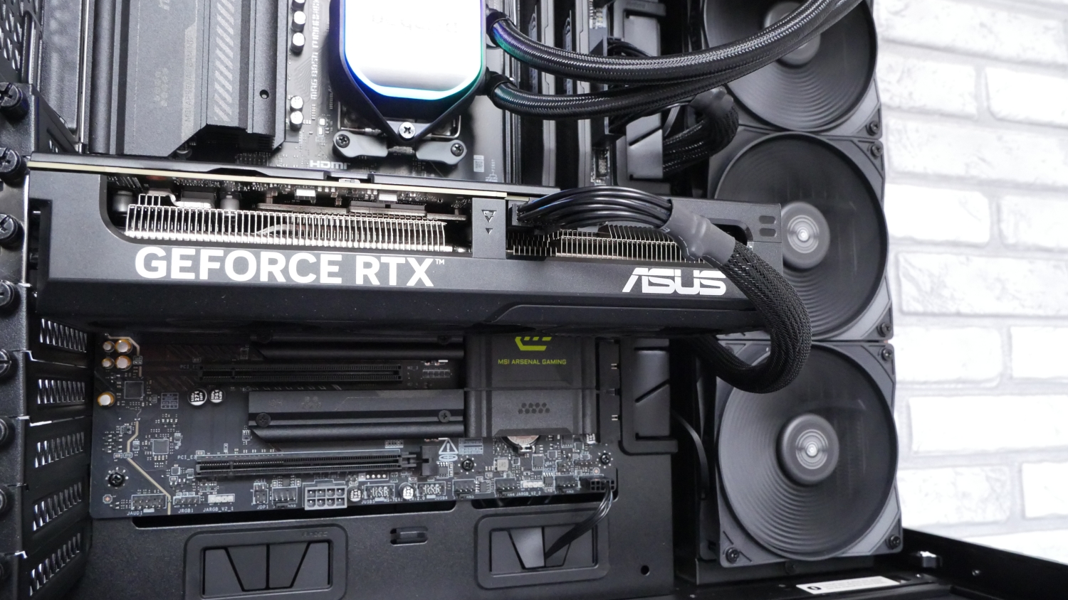 Antec C8 Curve Wood Full-Tower Chassis Review