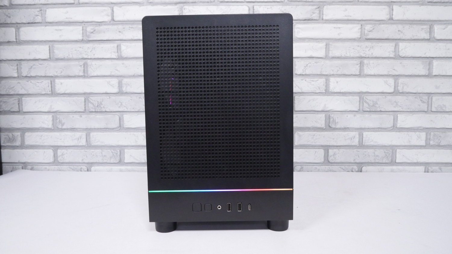 GAMDIAS ATHENA M4M Compact Micro Tower Chassis Review