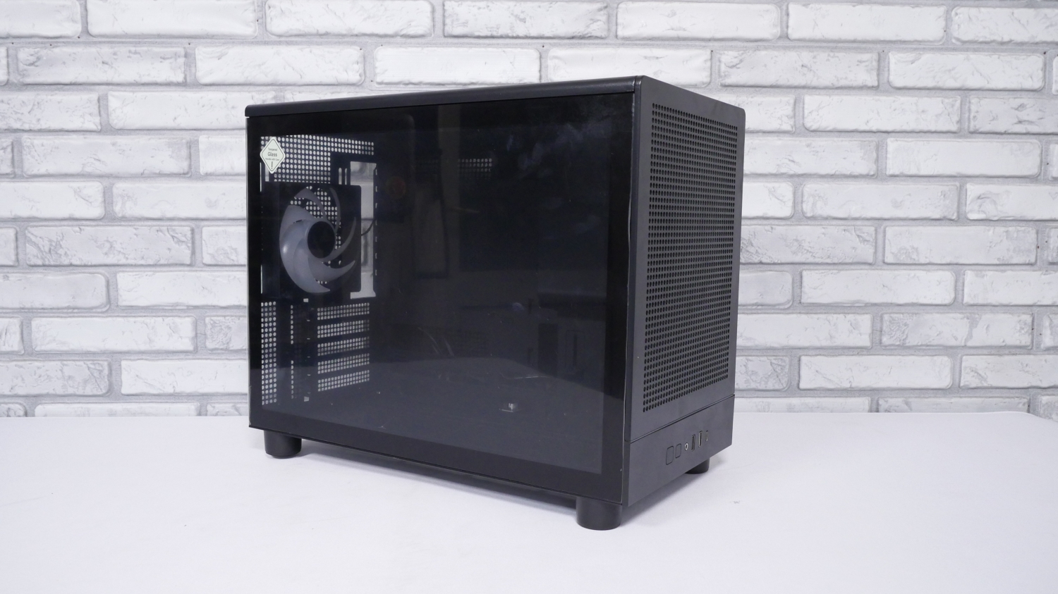 GAMDIAS ATHENA M4M Compact Micro Tower Chassis Review