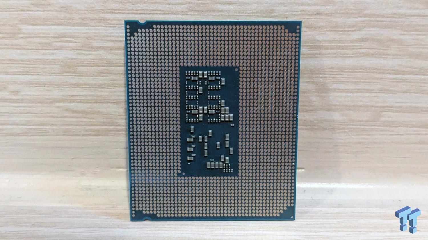 Intel Core Ultra 7 270K Plus CPU Review - The 285K is now obsolete