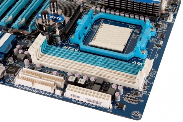 GIGABYTE GA-890FXA-UD7 (AMD 890FX+SB850) Motherboard