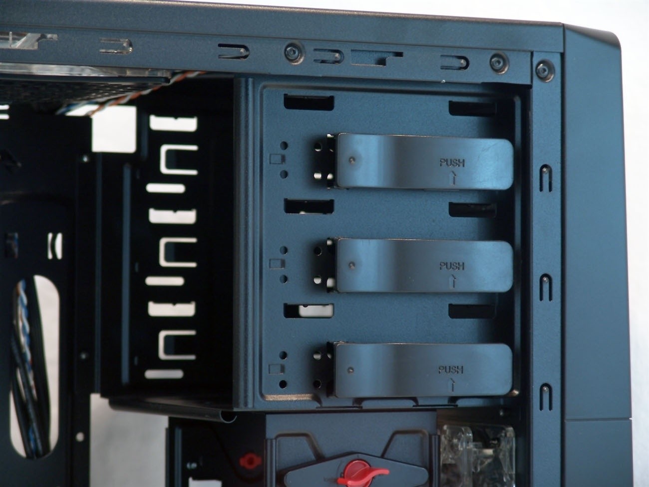 XClio Touch 320 Mid Tower Chassis Review | TweakTown