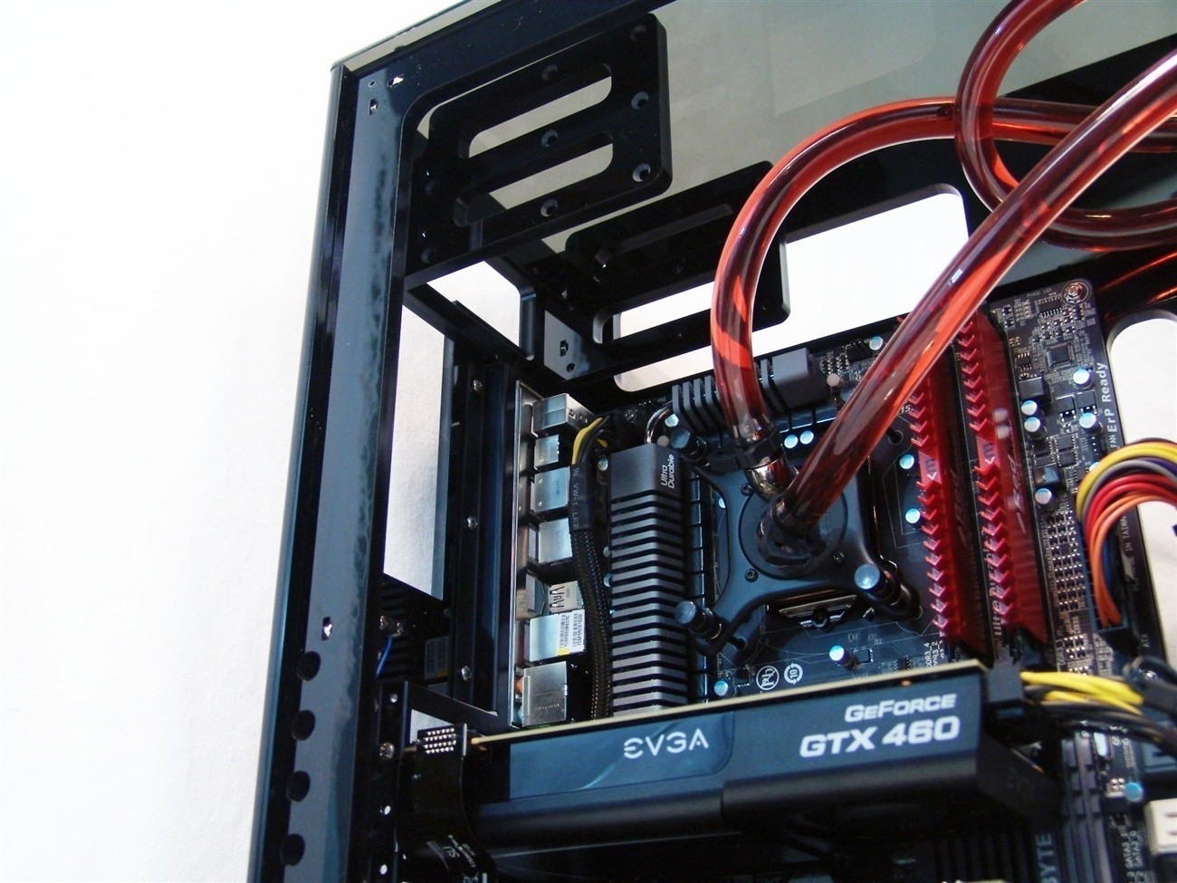 Danger Den Q20 Black Series Shadow Acrylic Chassis Review | TweakTown