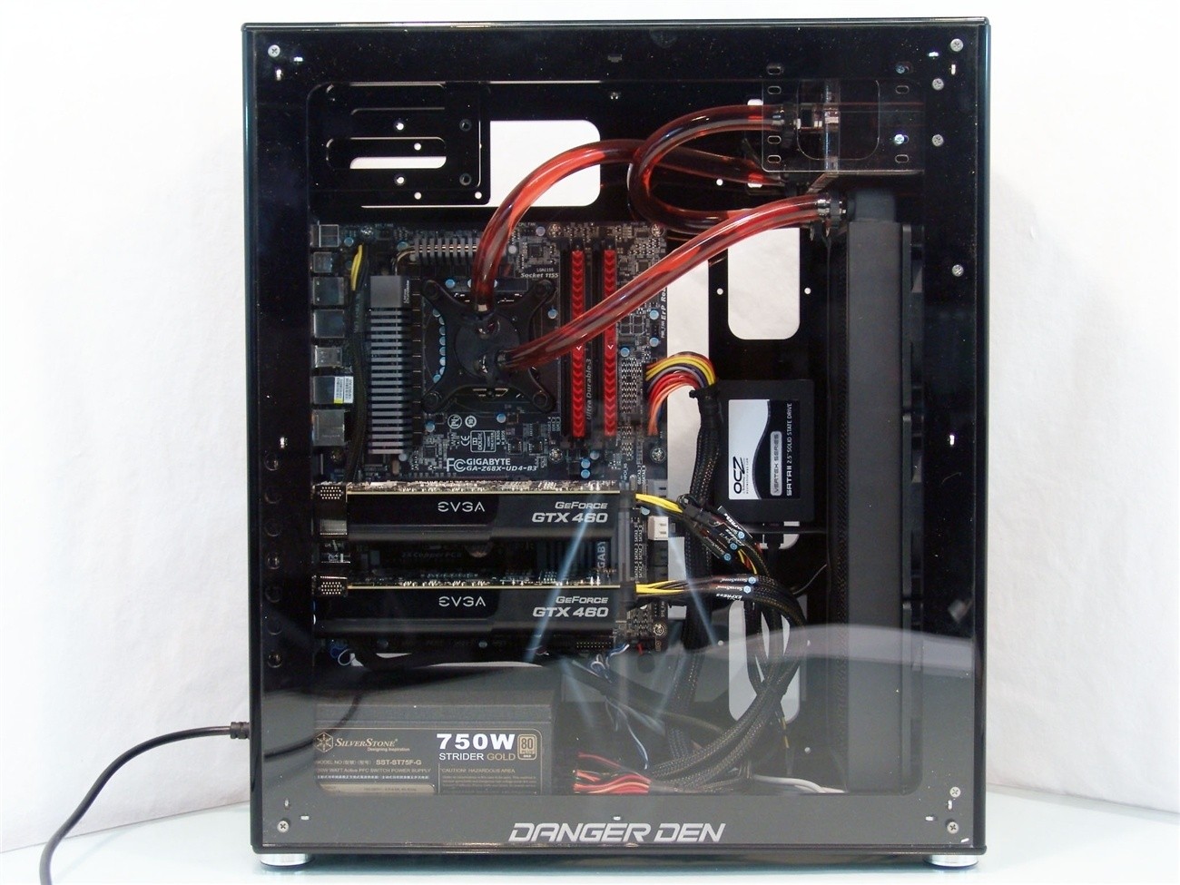 Danger Den Q20 Black Series Shadow Acrylic Chassis Review | TweakTown