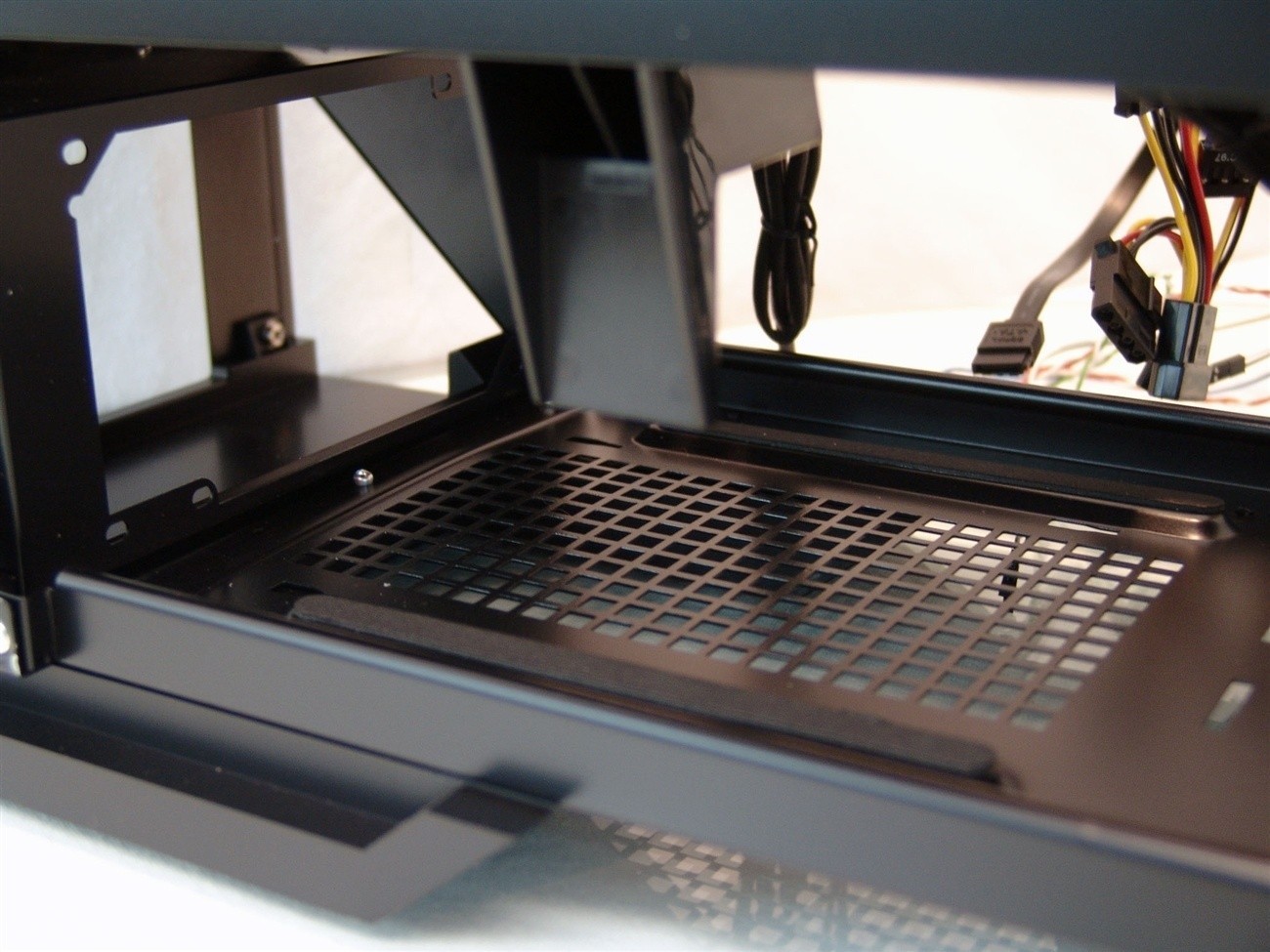 Maingear Shift Limited Edition Chassis Review | TweakTown