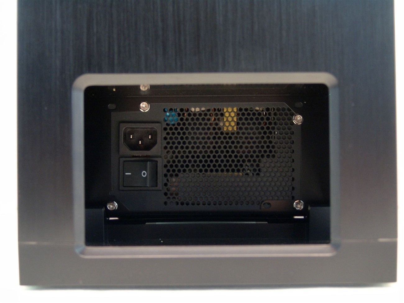 Maingear Shift Limited Edition Chassis Review | TweakTown