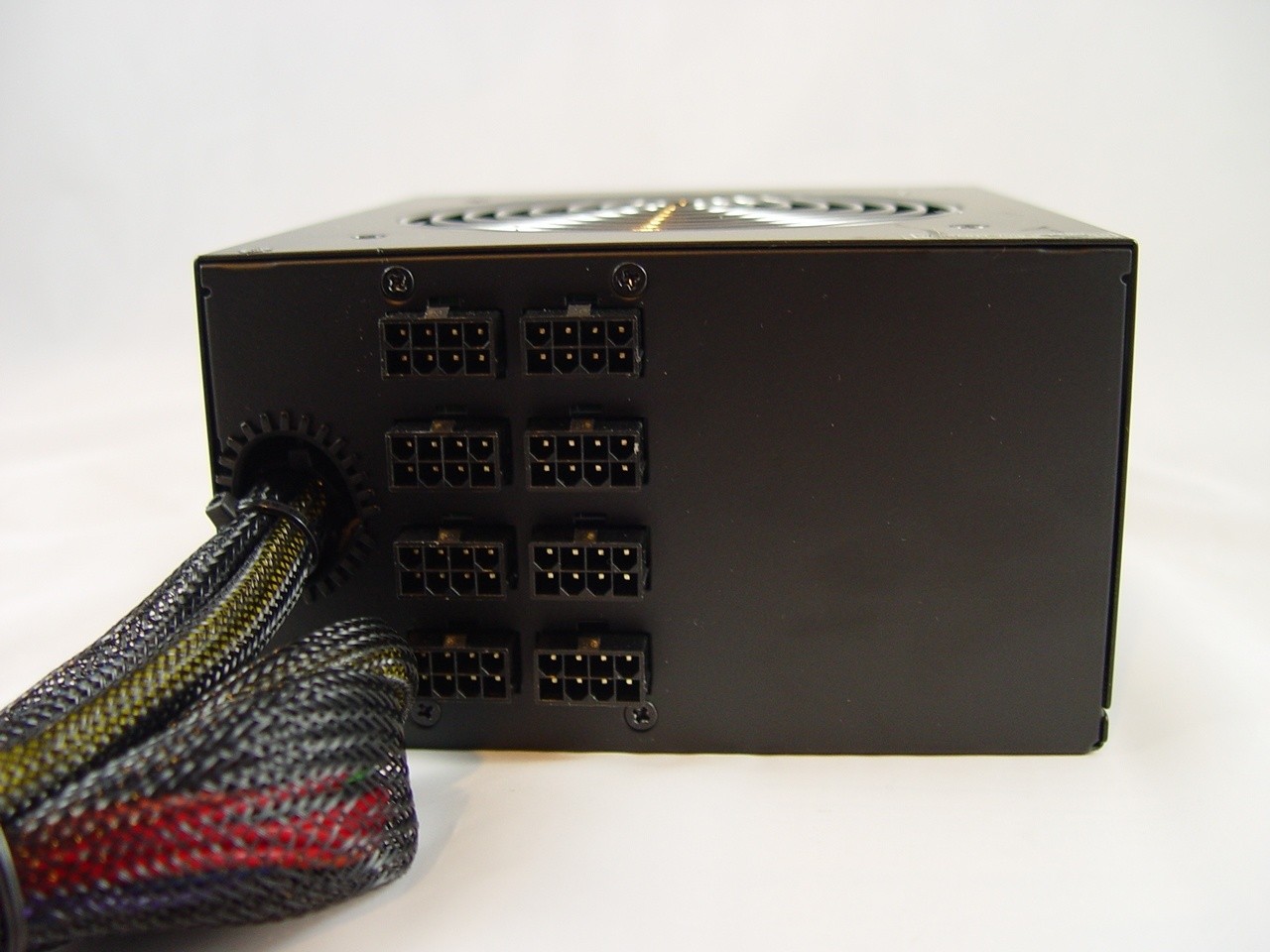 VisionTek 700-watt Modular Series Power Supply Review | TweakTown