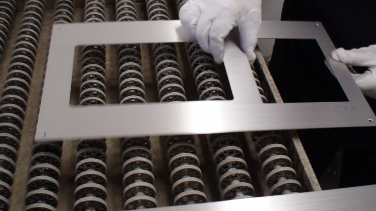 Lian Li Factory Tour Video - What goes into making an Aluminum Chassis ...