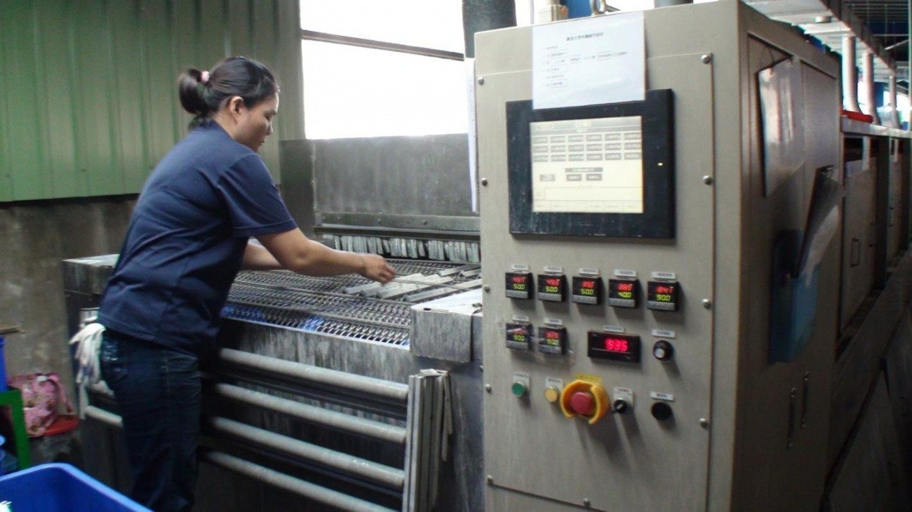 Lian Li Factory Tour Video - What goes into making an Aluminum Chassis ...