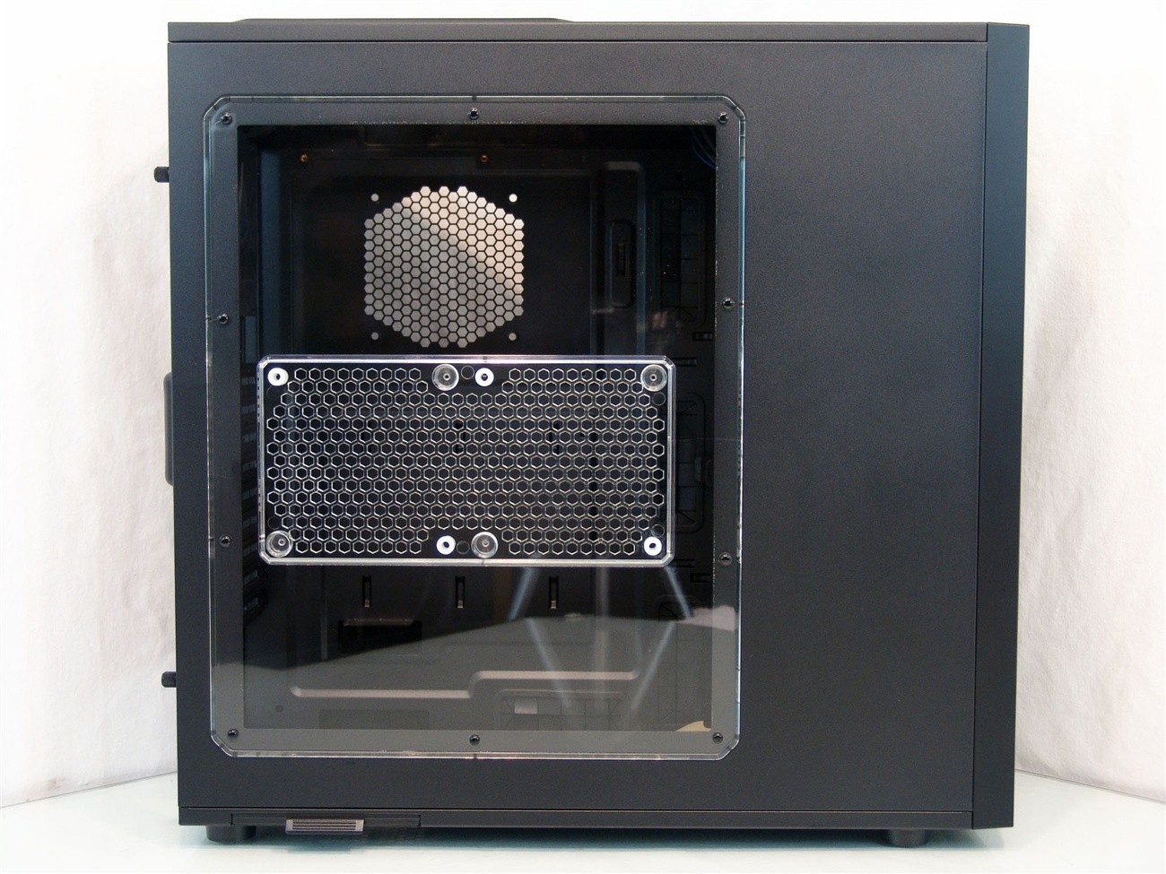 Antec Eleven Hundred Gaming Mid-Tower Chassis Review | TweakTown