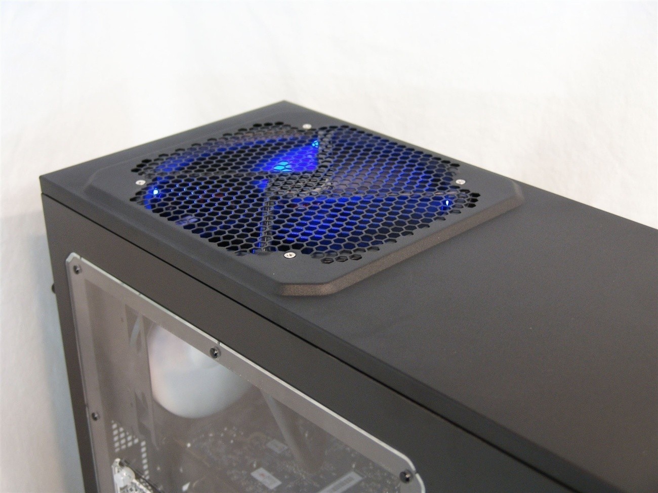 Antec Eleven Hundred Gaming Mid-Tower Chassis Review | TweakTown