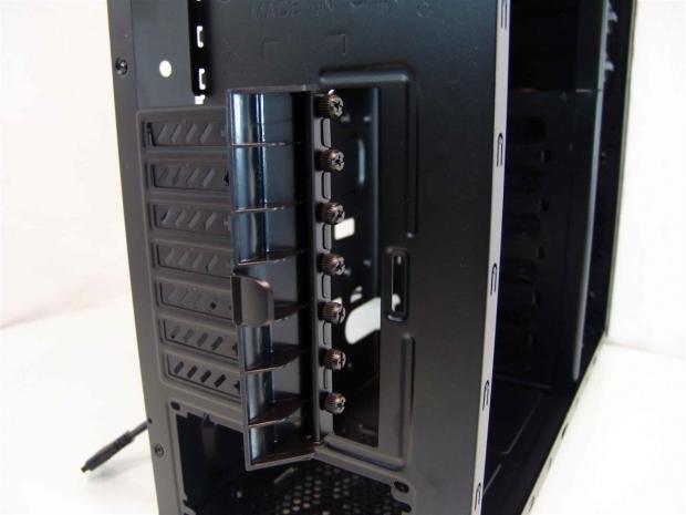 Antec GX700 Military Themed Mid-Tower Chassis Review
