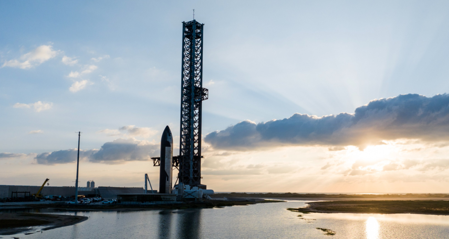 SpaceX moves Starship to launchpad ahead of 6th flight test, showing a ...