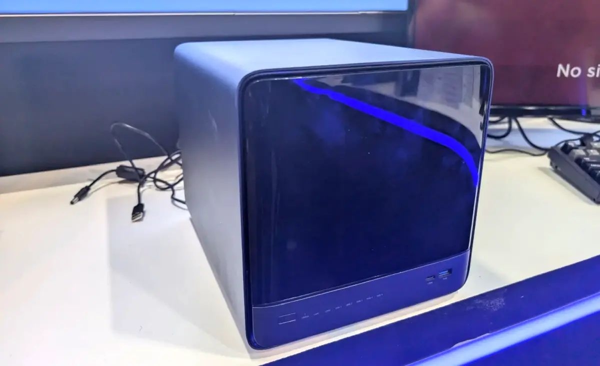 Minisforum N5 Pro: 5-bay NAS powered by AMD Strix Point APU, up to 96GB ...