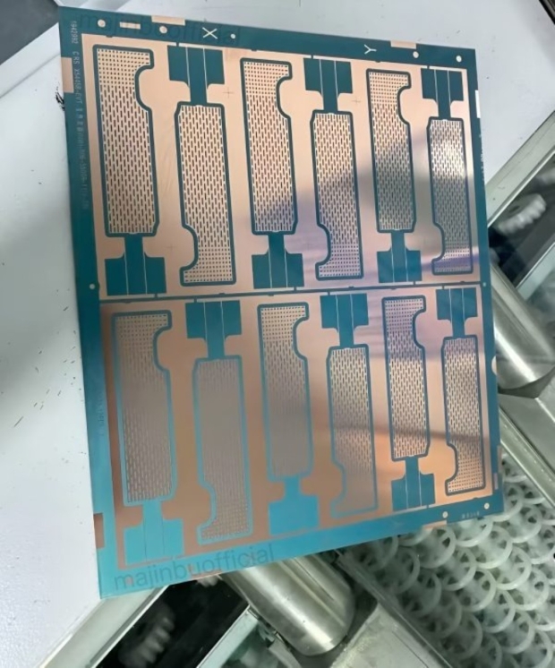 Apple iPhone 17 Pro leak teases vapor chamber with thin copper plate ...