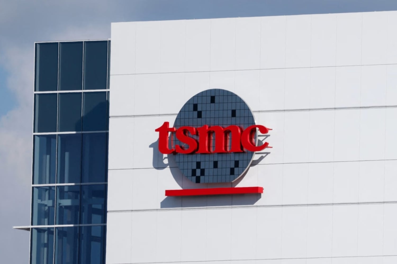 TSMC reportedly prioritizing production capacity in the US, postpones its second fab in Japan