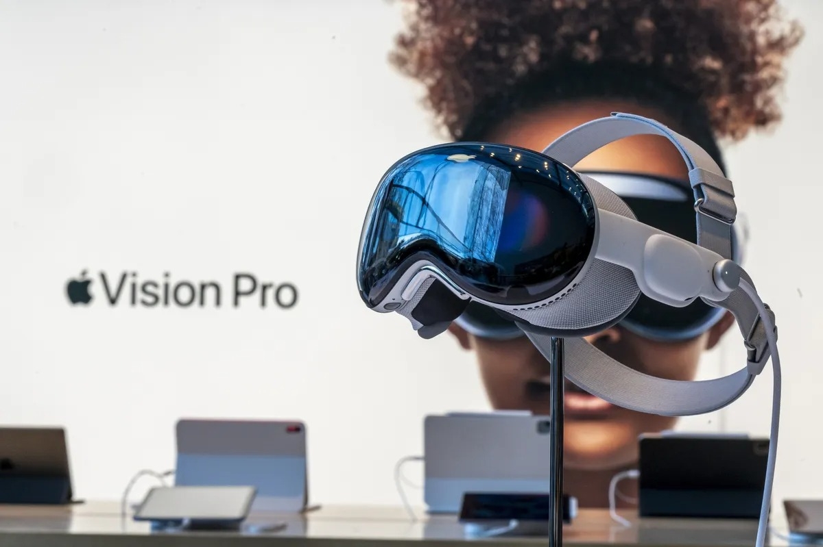 Apple Vision Pro 2 teased for 2025 launch with new M4 chip, more ...