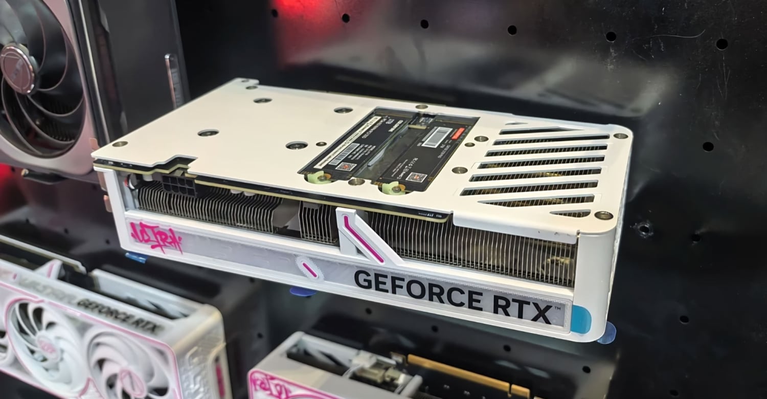 COLORFUL working on GeForce RTX 50 series graphics card with dual M.2 SSD slots