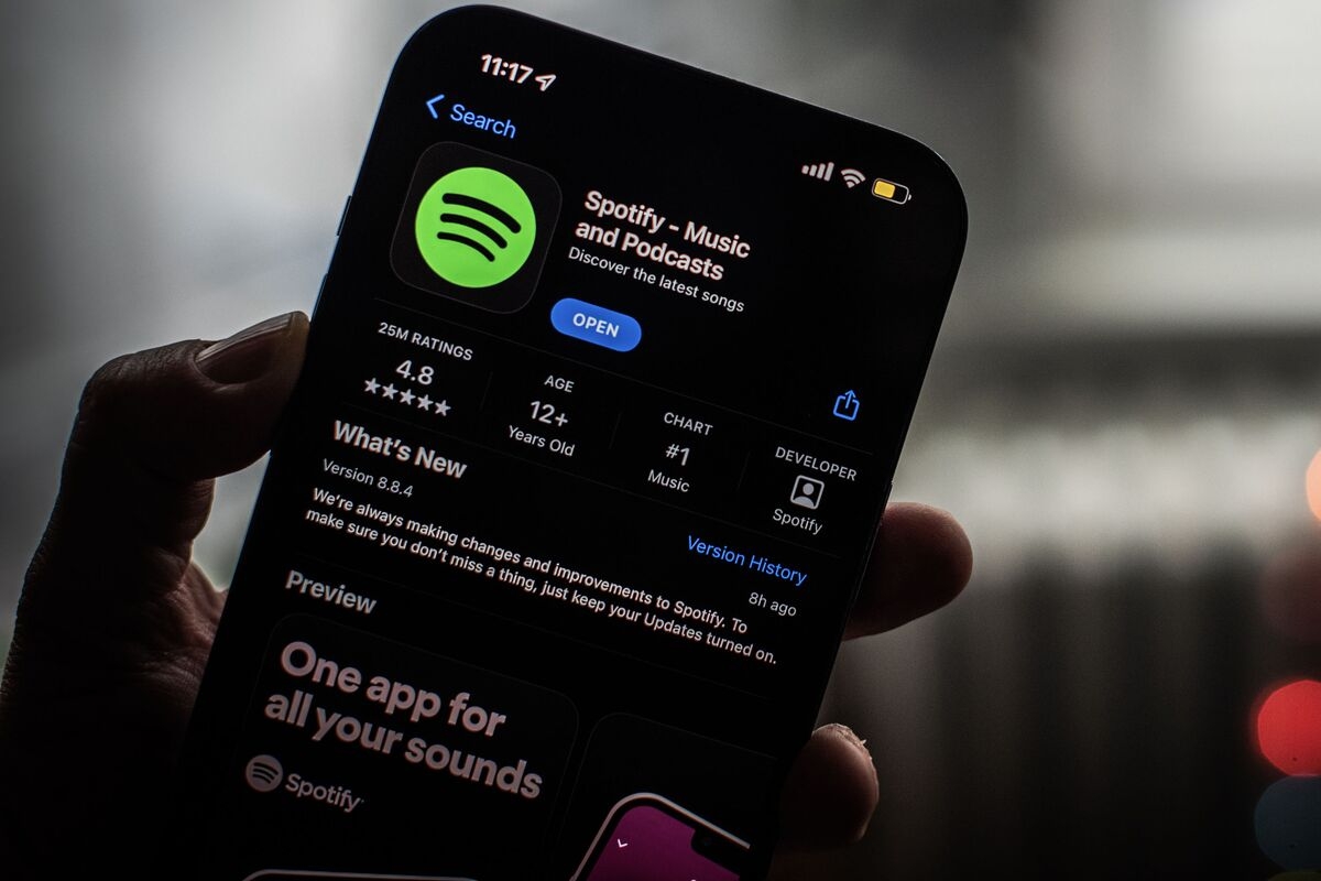 Spotify hit with lawsuit over 'billions' of fake Drake streams