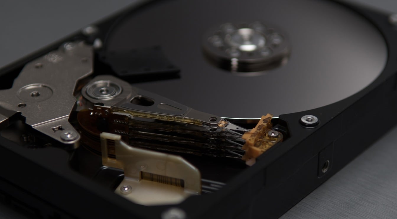 Western Digital runs out of HDD capacity: CEO says massive AI deals ...