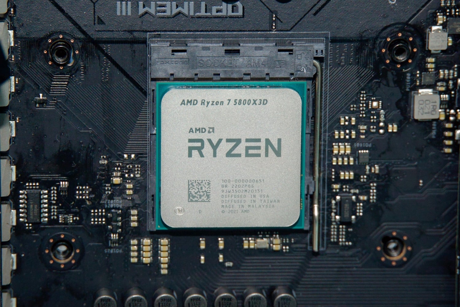 AMD says it had to 're-engineer' the Ryzen 7 5800X3D from scratch to ...