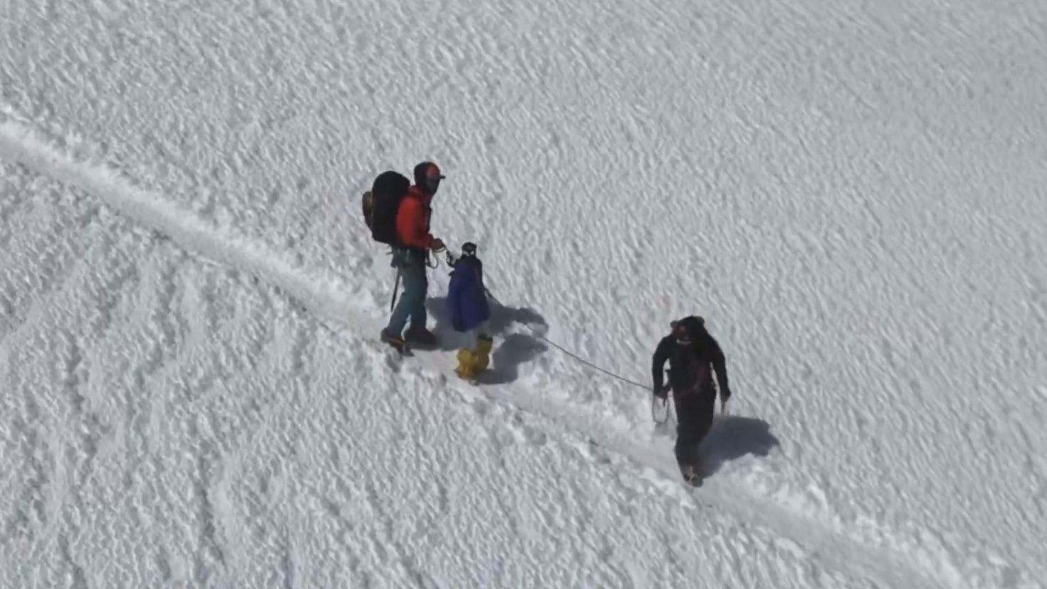 Humanoid robot becomes the first of its kind to climb 20,000 feet up a ...