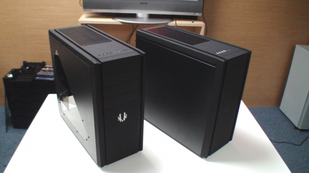A look at the BitFenix Shinobi Window and Shinobi cases (video)