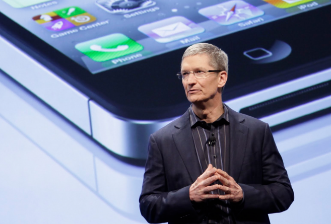 Tim Cook sends memo to employees about lawsuit, says it 'is about values'