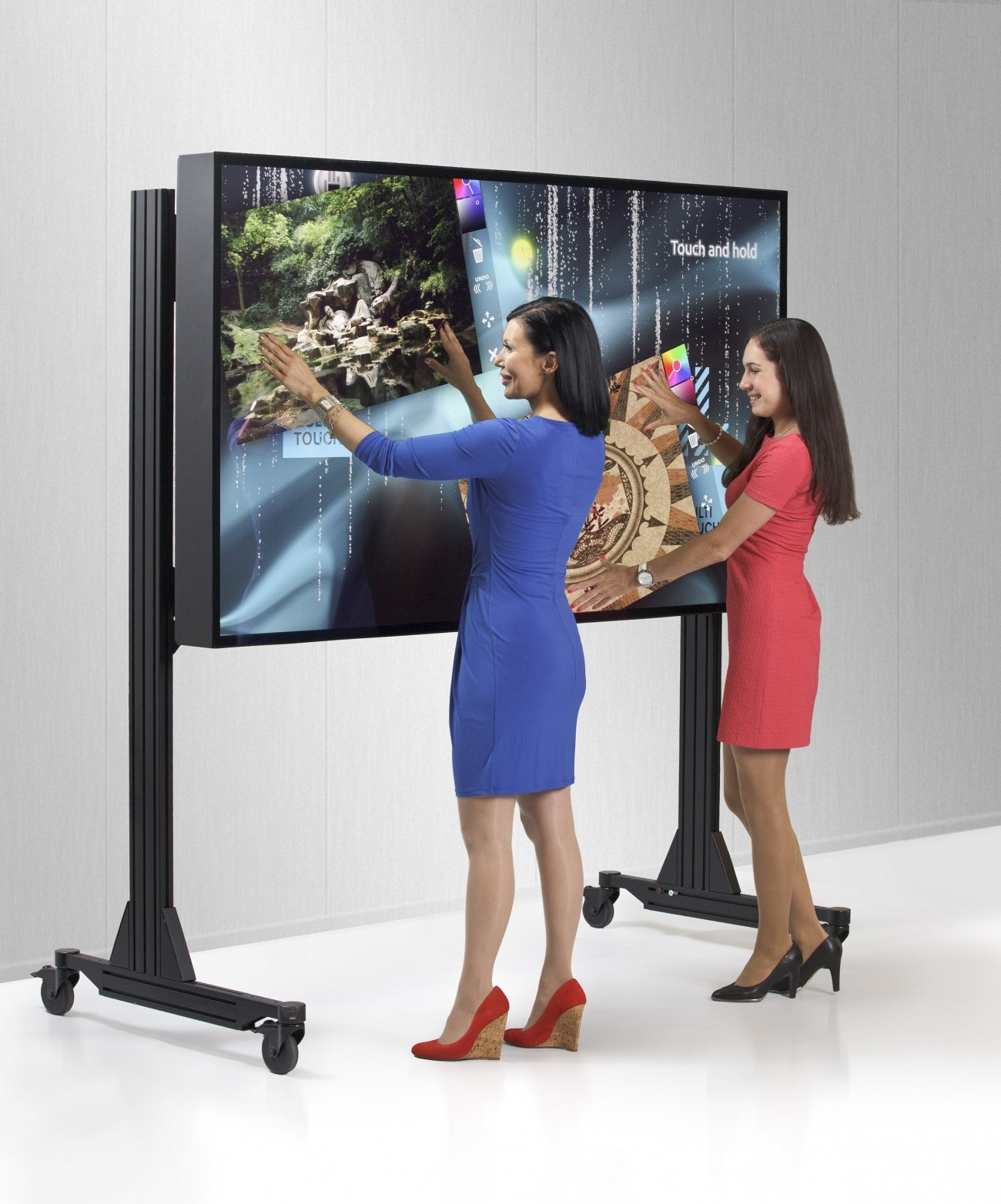 MultiTouch unveils a new prototype 84-inch 4K interactive display