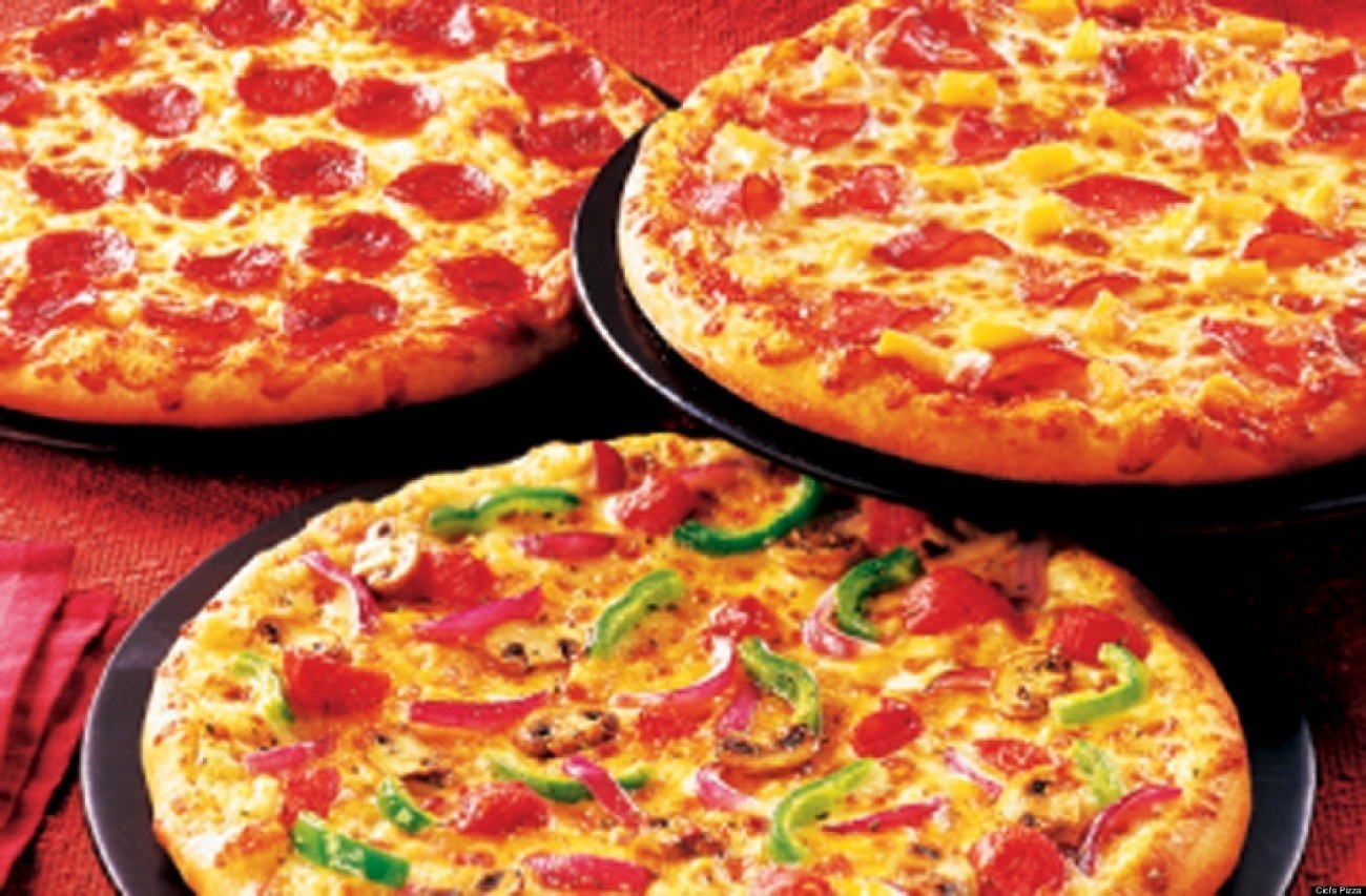 Internet helping giant pizza chains destroy the little guys