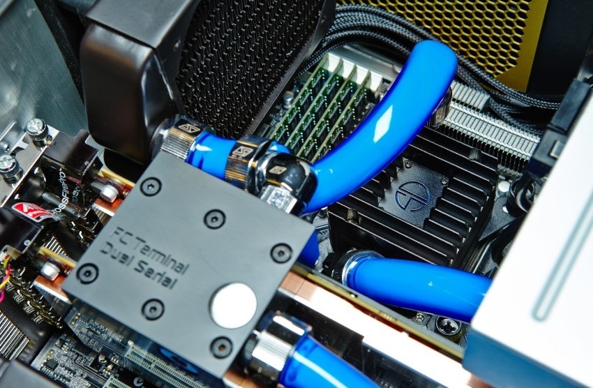 Steiger Dynamics new LEET Pro PC is a workstation for the living room